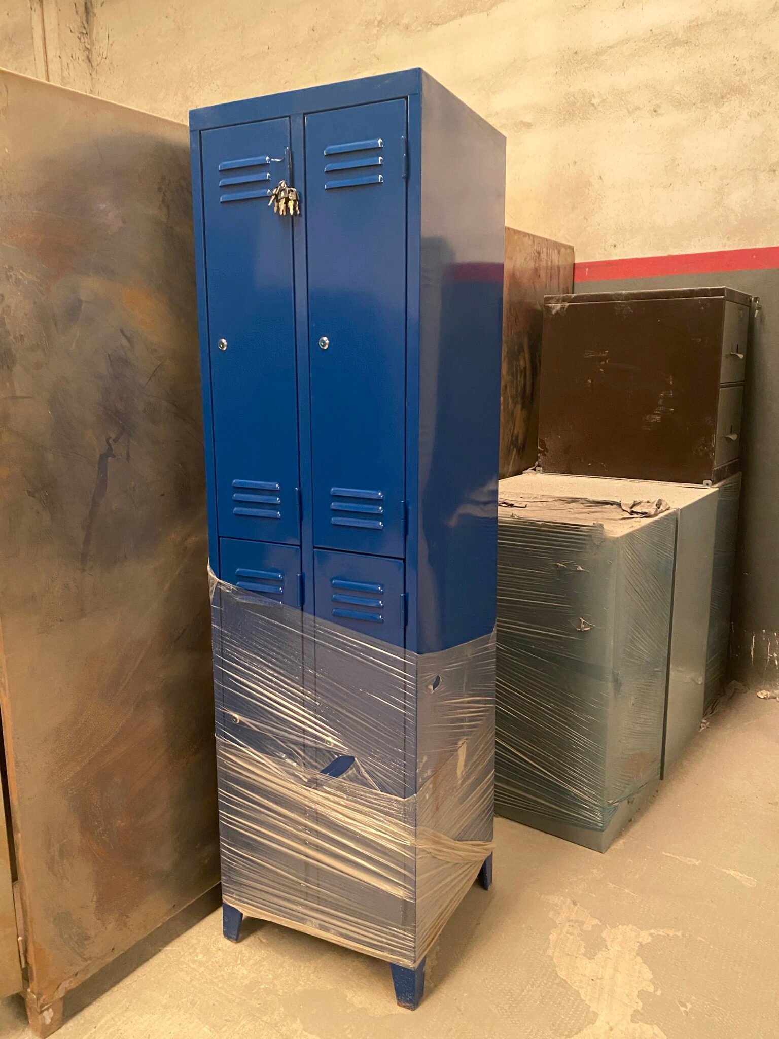 Guardarropas de Puertas Cortas Anchas – Grupo Lockers